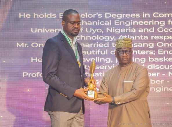 Bobby Onofiok wins at the Peace Achievers International Awards 2022