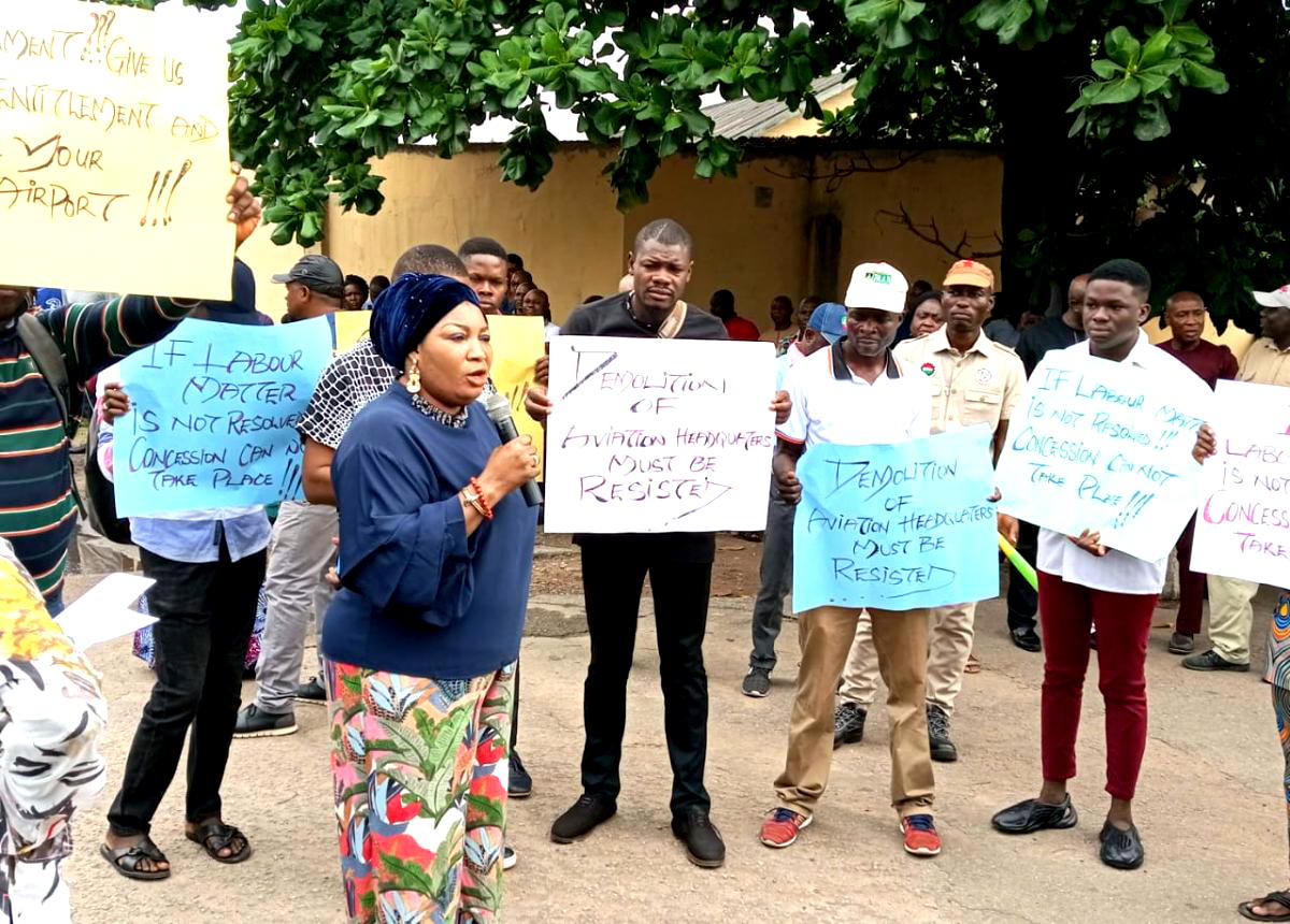 [Photos] Aviation workers protest proposed demolition of agencies' offices