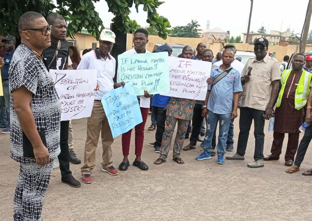 [Photos] Aviation workers protest proposed demolition of agencies' offices