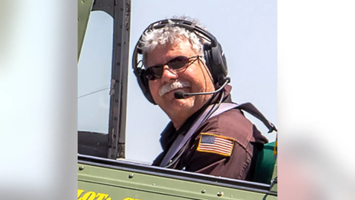 [Photos] Pilot, 5 crew members killed in airshow collision at Dallas ...