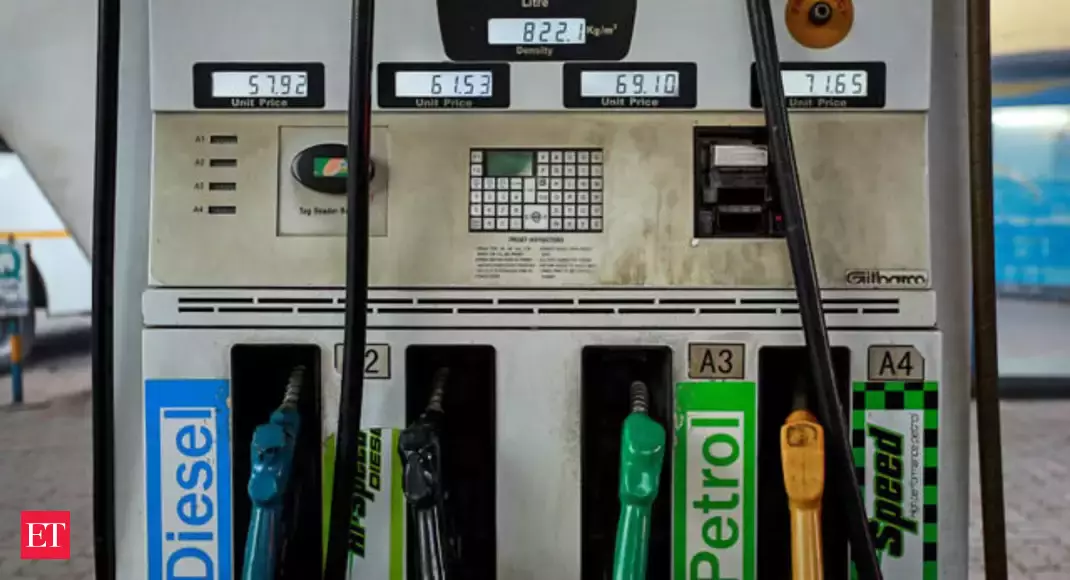 Residents groan as petrol marketers adjust pump price to N300 - Vanguard News