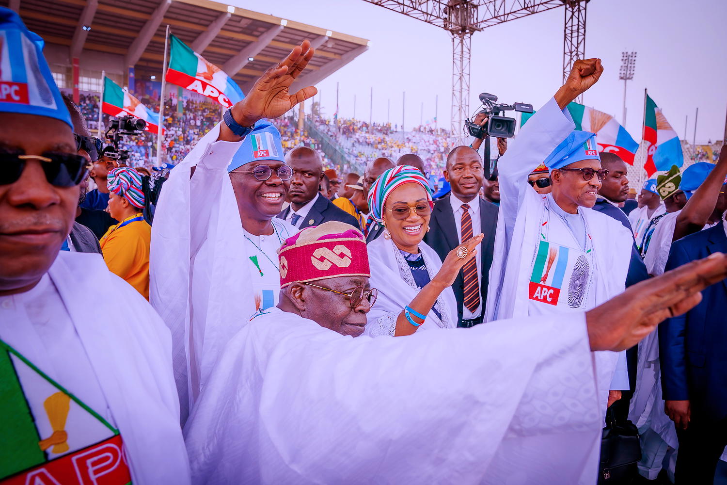 Photos: Buhari participates at Grand Finale of APC Presidential rally ...