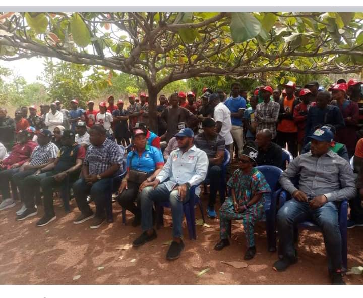 Onwe leads APC ward-to-ward campaign train to Ukelle