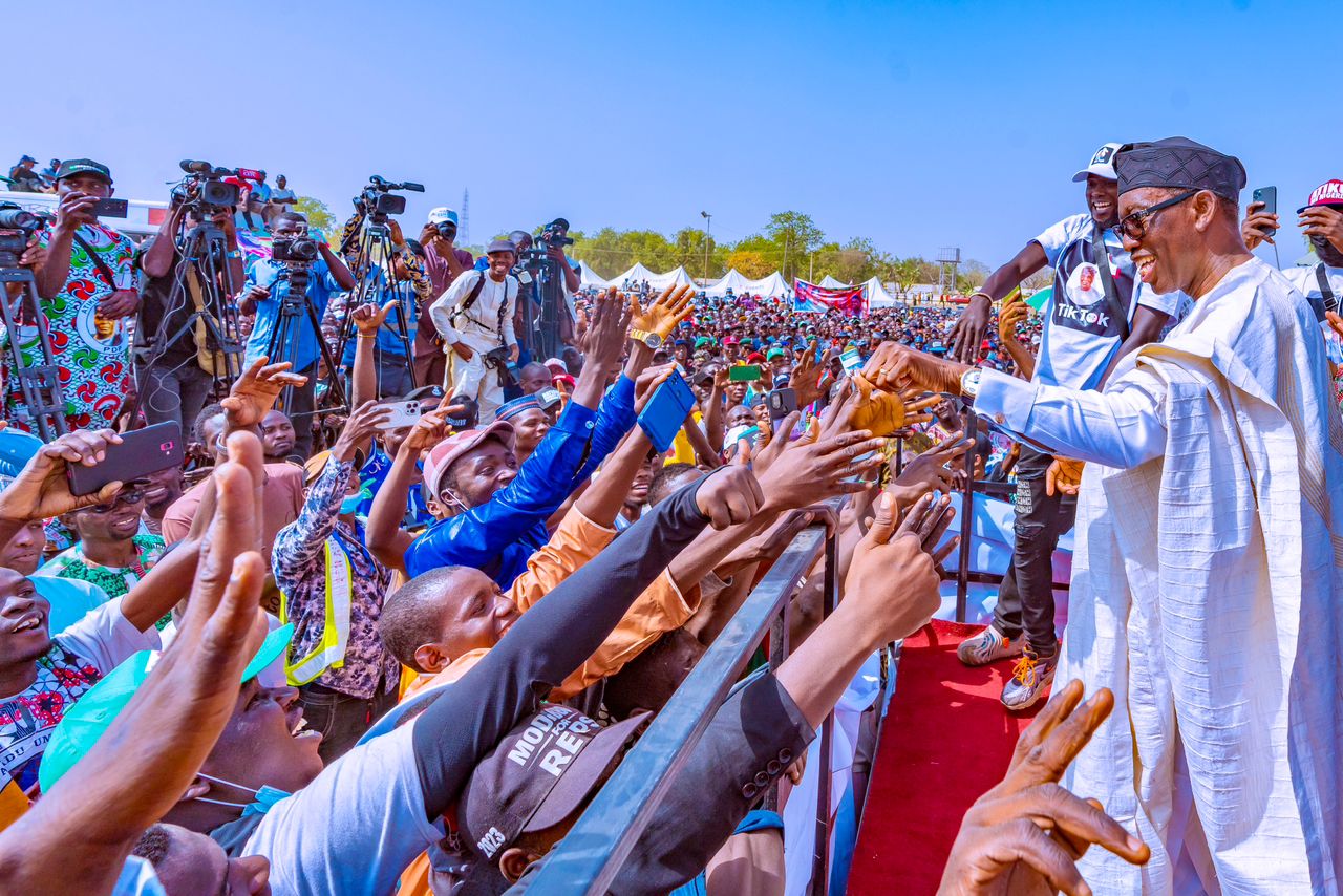 Do not despair, vote PDP for better future, Okowa - Vanguard News