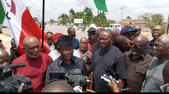 Protest rocks Imo INEC, as PDP vows to 'resist Saturday election ...