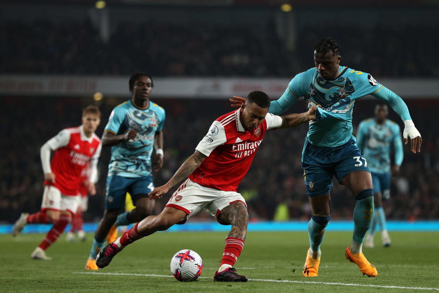 Arsenal drop more points in dramatic 3-3 draw with Southampton ...