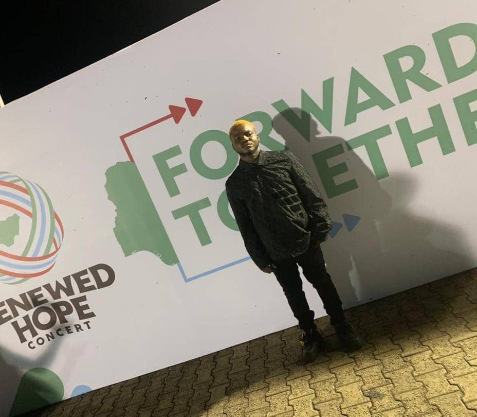 Nigerian singer, Jire Ajiboye mesmerizes crowd with spectacular ...