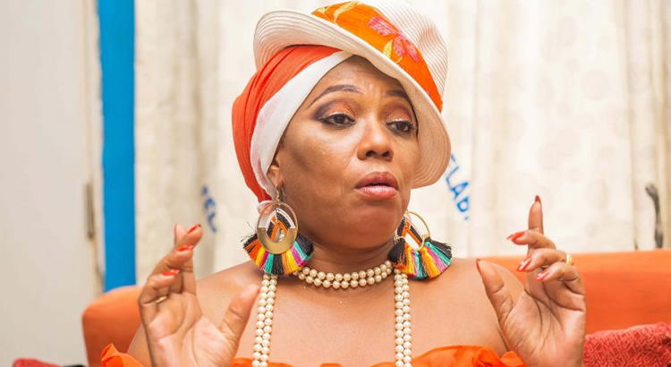No bra: Ngozi Ezeonu needs to mind her business, Yeni Kuti reacts ...