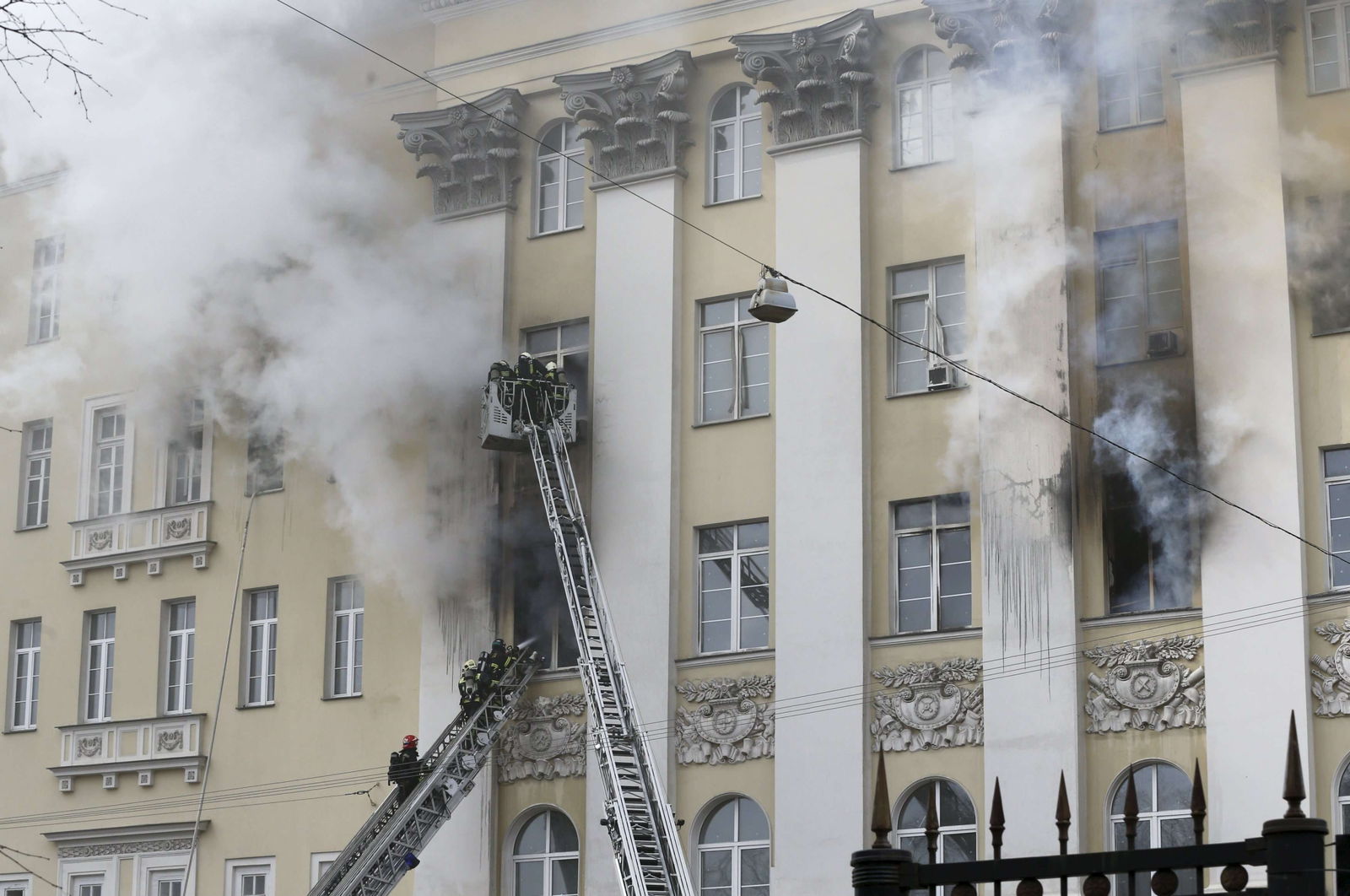 Fire engulfs Russian Defense Ministry - Vanguard News