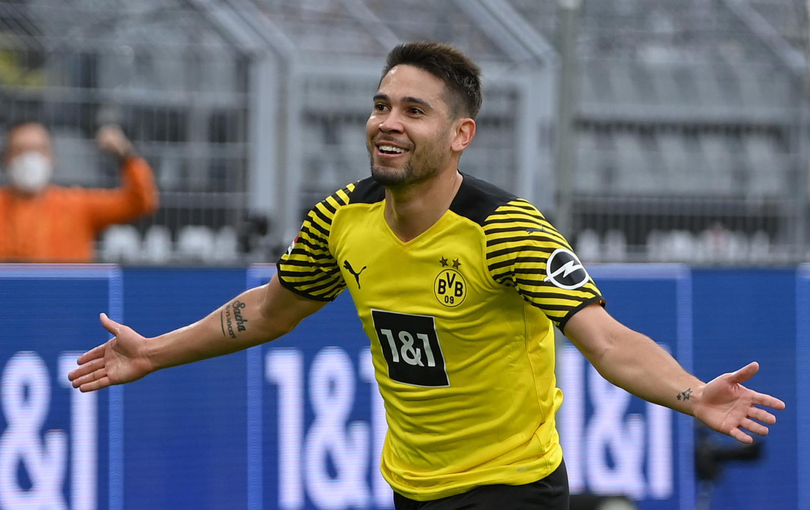 Guerreiro joins Bayern from Dortmund on free transfer
