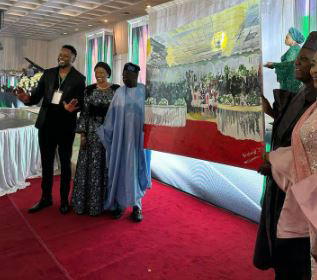 Fola David's 'Live Painting' wows audience at President Tinubu's ...