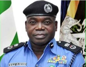 Masquerade festival: Osun CP meets Islamic cleric, custodian