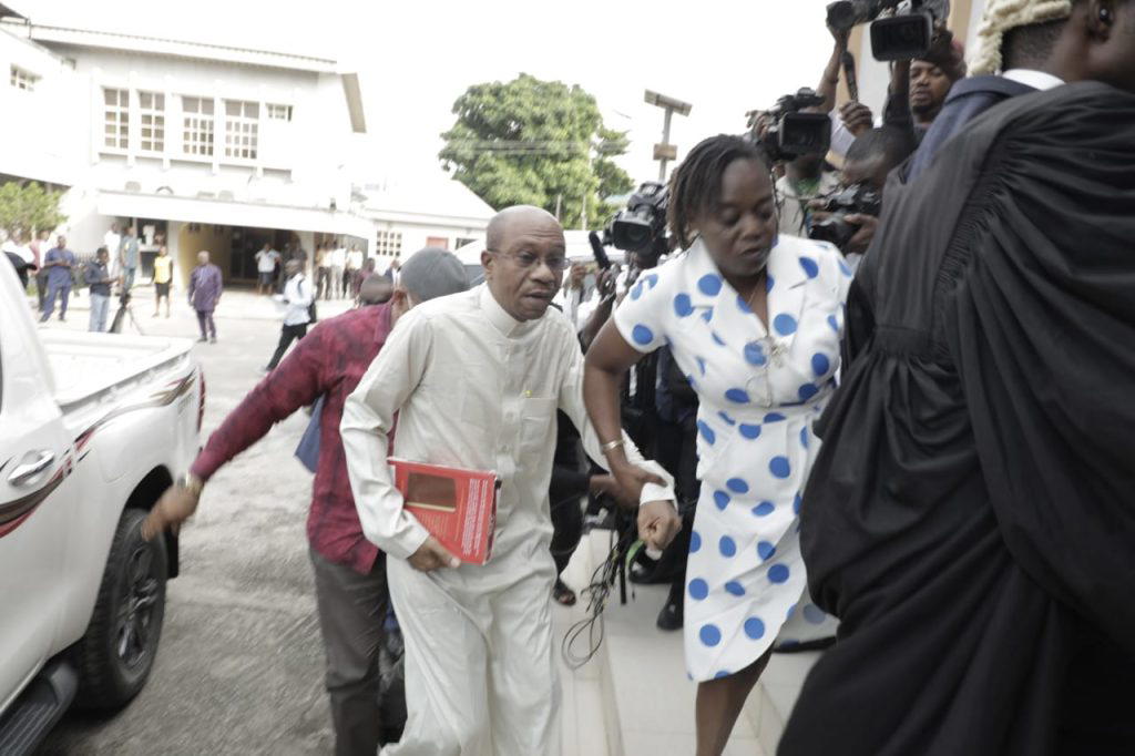 Video Ex Cbn Gov Emefiele Arrives Court For Trial Vanguard News
