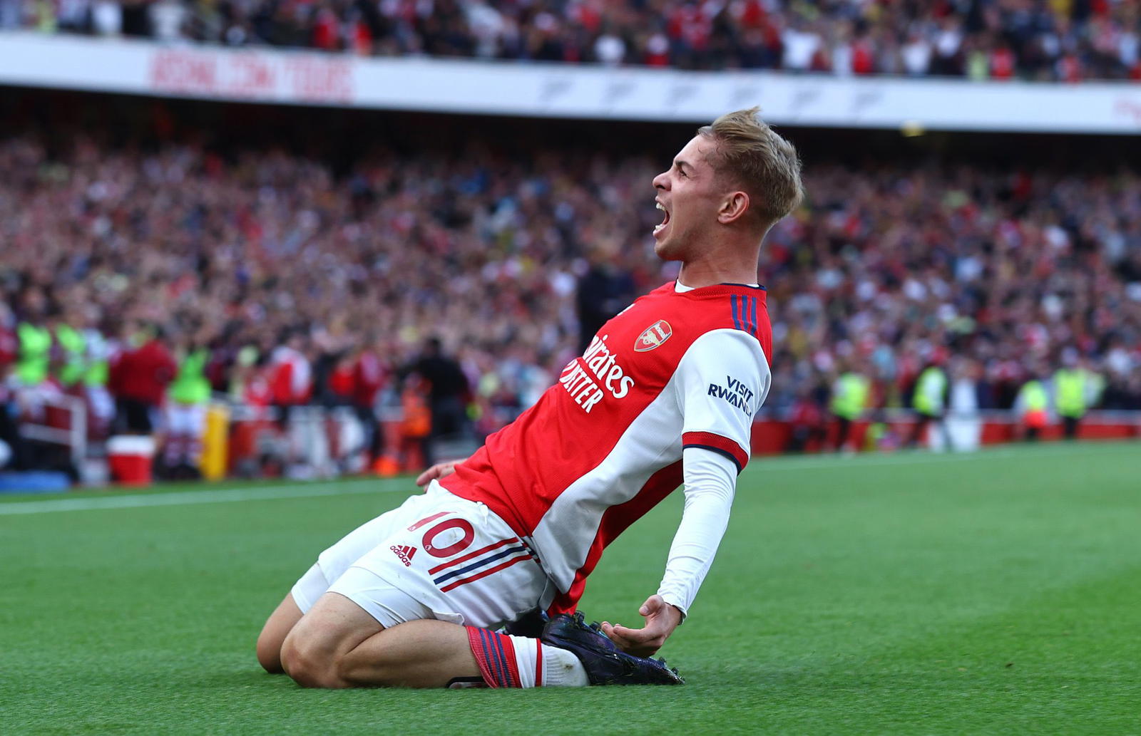 Chelsea to make late bid for Arsenal midfielder Smith Rowe - Vanguard News