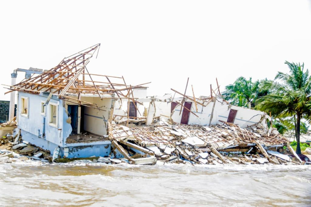 Photos: Atlantic Ocean surge threatens Bayelsa communities – Diri ... Photos: Atlantic Ocean surge threatens Bayelsa communities – Diri ...