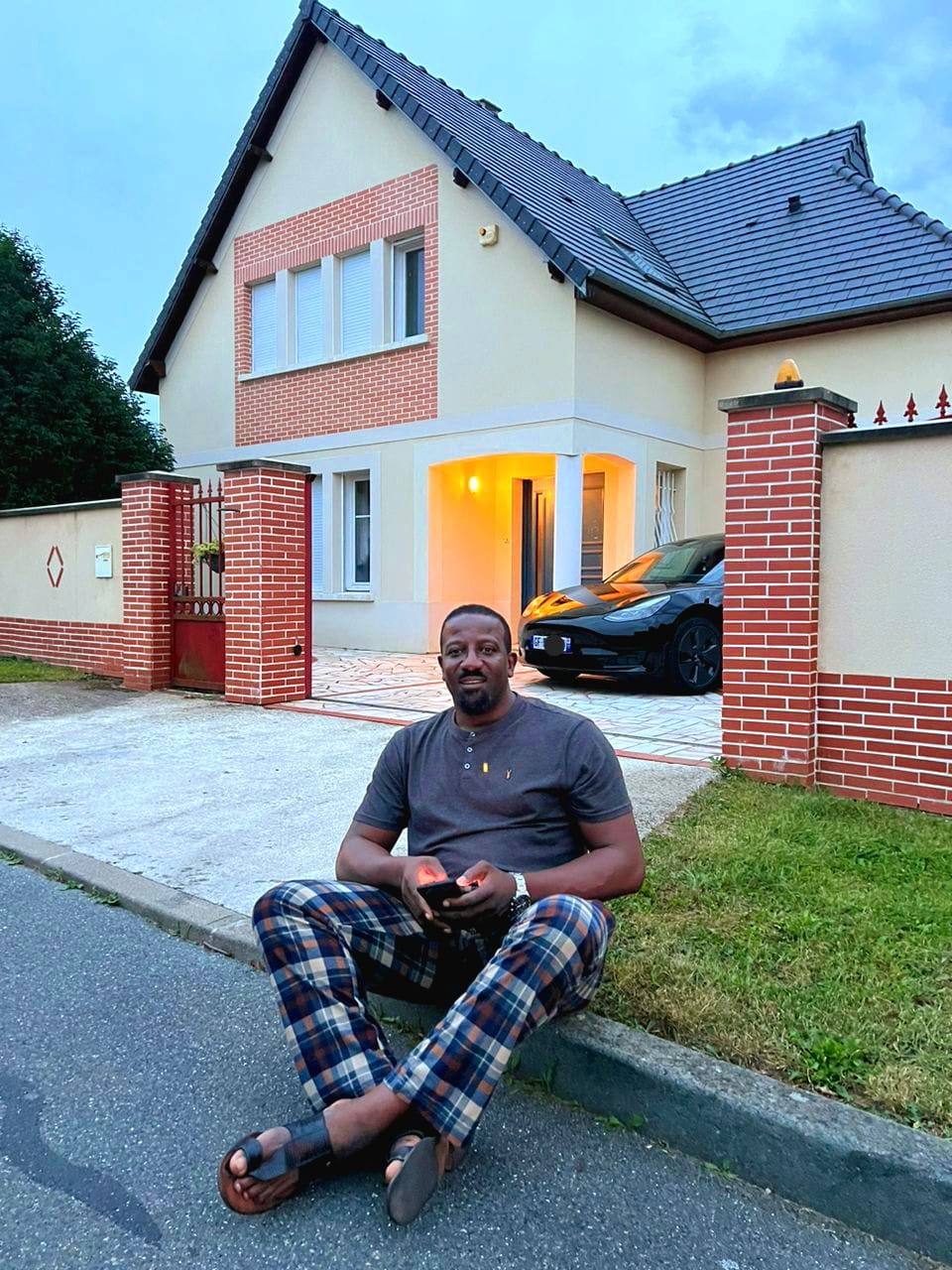 Onoh spotted in Paris palatial home - Vanguard News