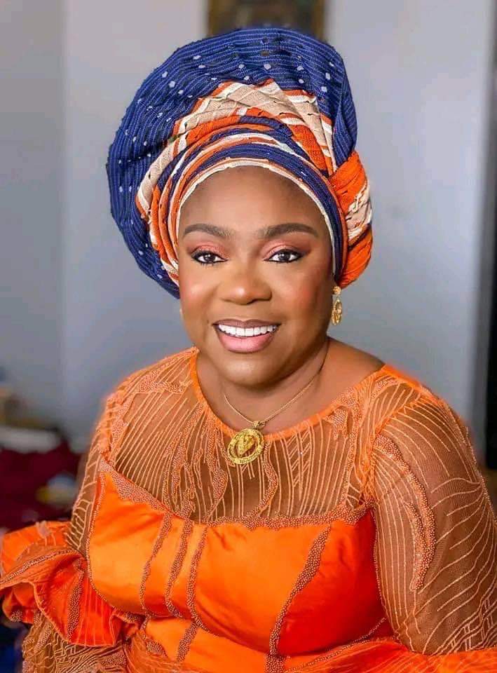 WORLD TEACHERS DAY: FGC Nise Principal wins the Best School ...