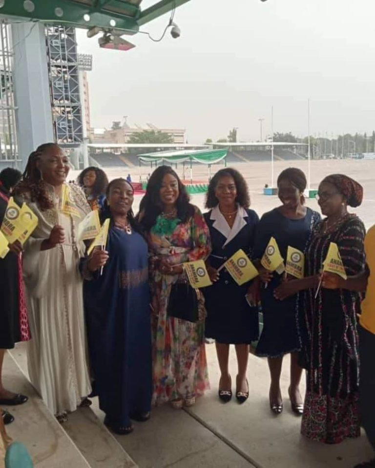 WORLD TEACHERS DAY: FGC Nise Principal wins the Best School ...