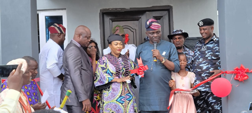 Insecurity: Don't be discouraged by challenges confronting you, Bayode ...