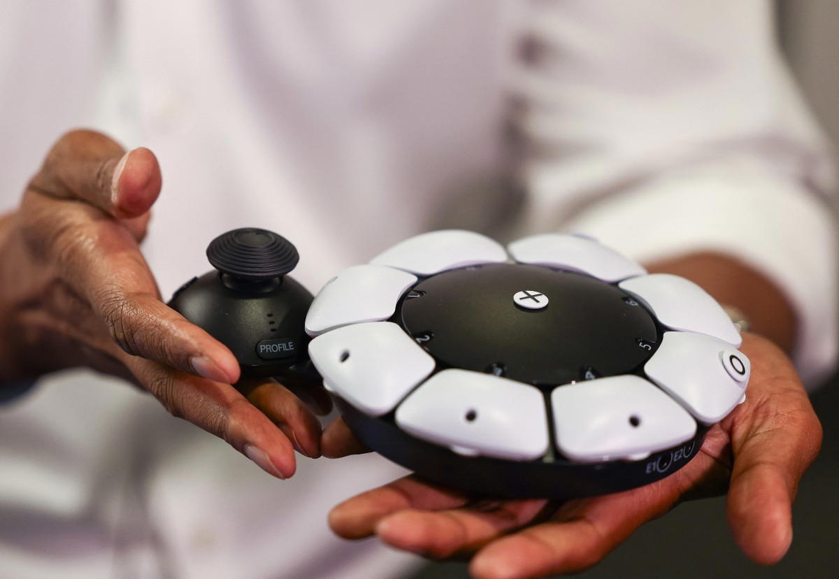PlayStation unveils controller for disabled gamers - Vanguard News