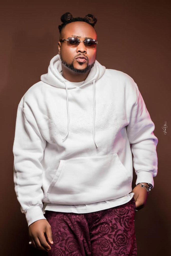 ICent mesmerises fans at "The Love Concert" in Istanbul, earns nominations