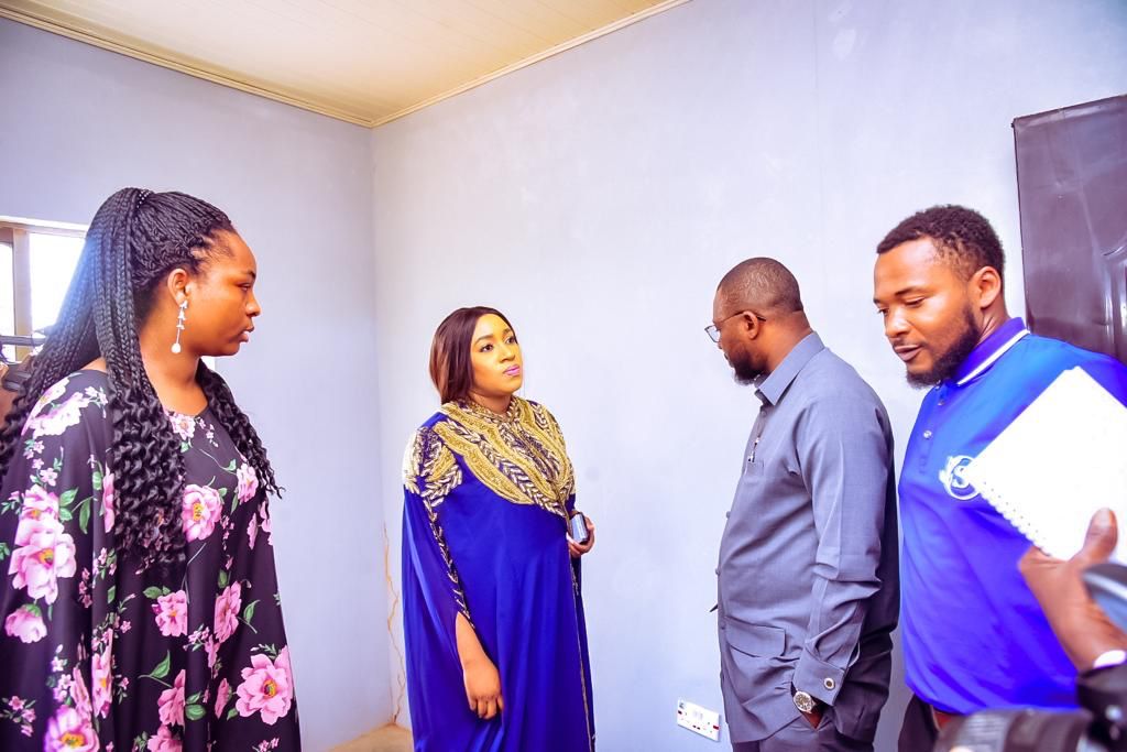 Edu inspects FG's completed Prototype bedroom houses at Idu - Vanguard News