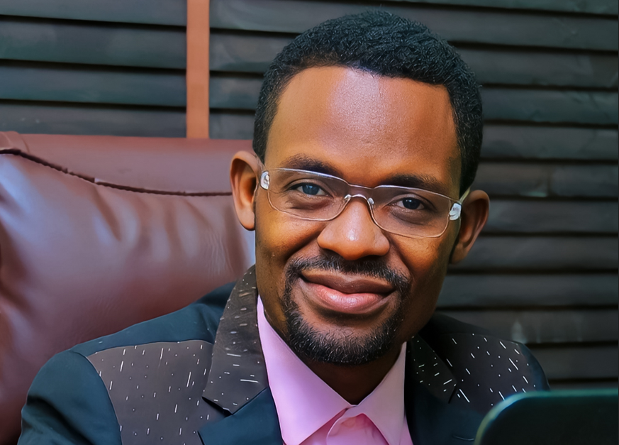 How Oni Oluwagbenga is using radio drama to unite Nigeria - Vanguard News