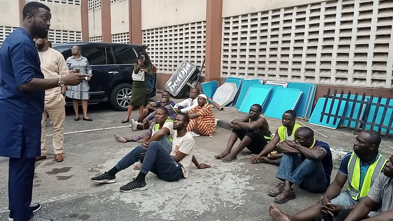 Lagos nabs 11 suspects over extortion