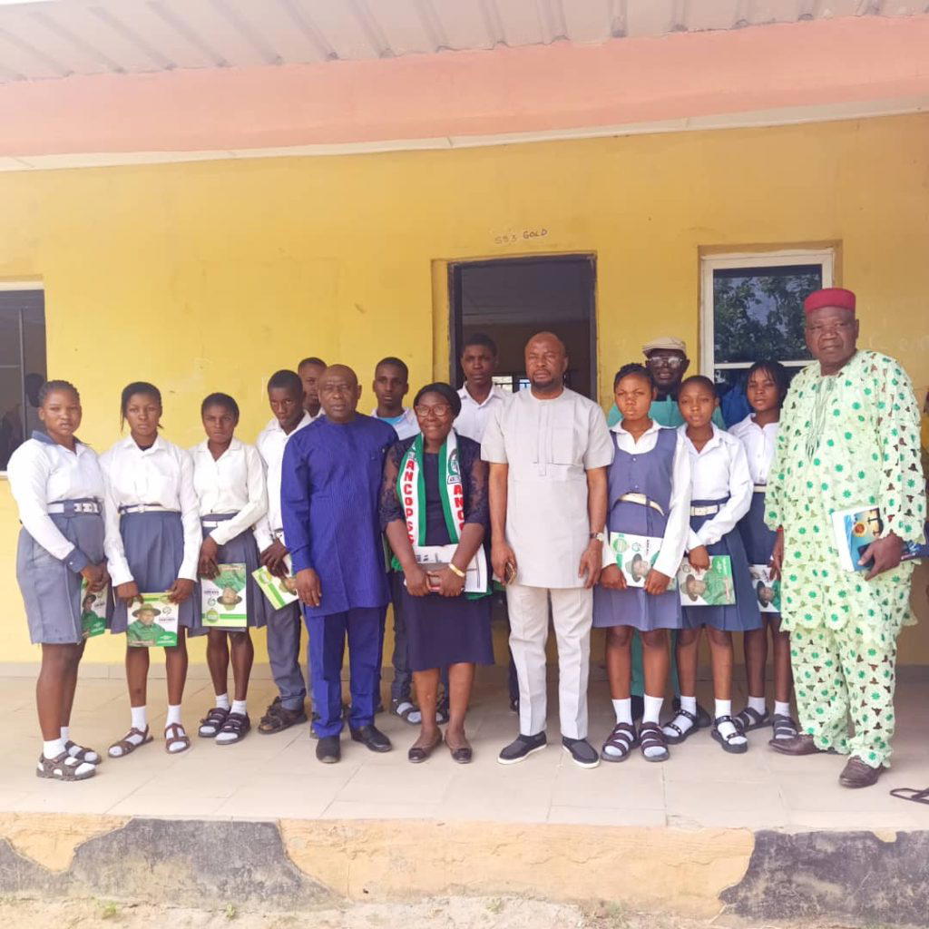 Edo Lawmaker pays 300 constituency students' SSCE fees - Vanguard News