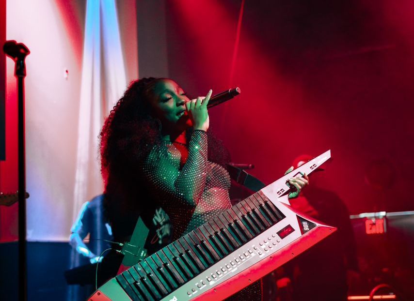 Nissi Ignites New York City with electrifying debut at Sounds of Brazil