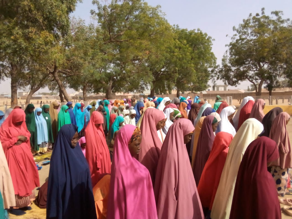 Photos: Muslims go spiritual, conduct special prayer over hardship in ...