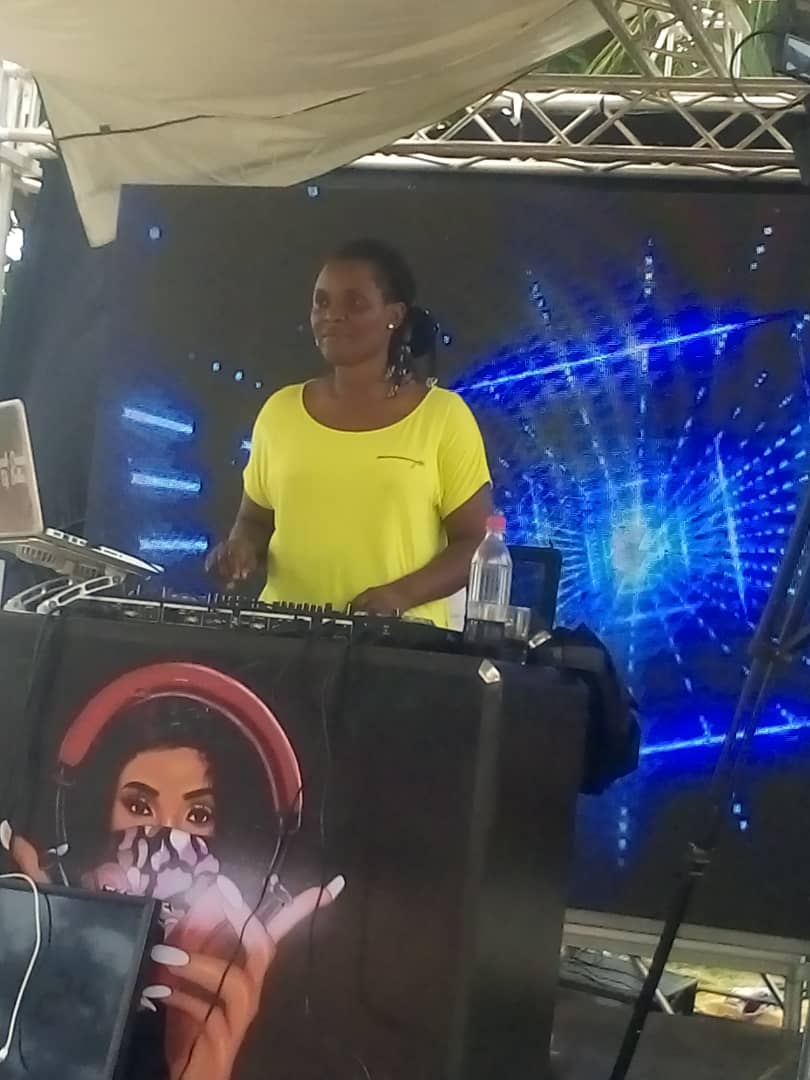 Breaking: Nigeria's DJ Bella breaks Guinness World Records for longest ...