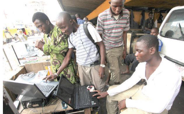 Why Nigerians still groan under poor internet services