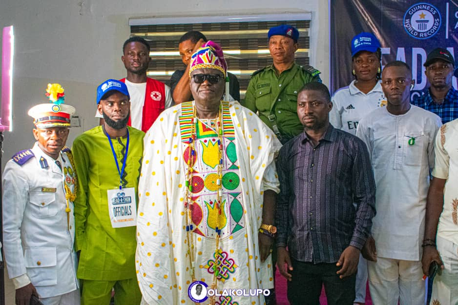 Elerinmo hails Samson Ajao for completing Read-a-thon - Vanguard News