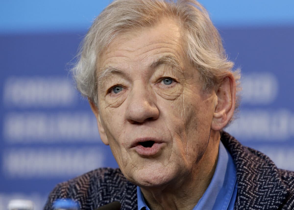 'Lord of the Rings' star McKellen in hospital after stage fall ...