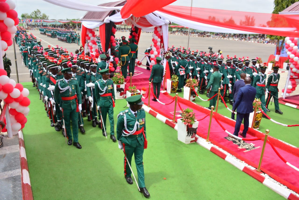 Army commissions 6,000 new soldiers to tackle widespread security ...
