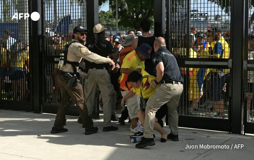Video: Copa America final delayed as crowd chaos keeps fans waiting ...
