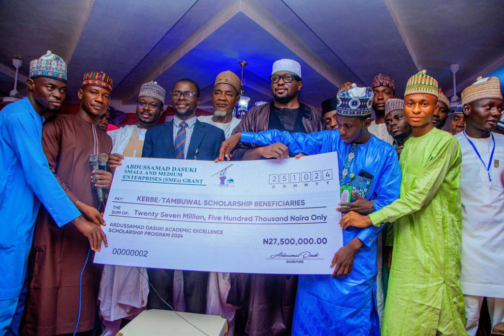 Dasuki gives 200 scholarships, provides support for farmers, women in ...