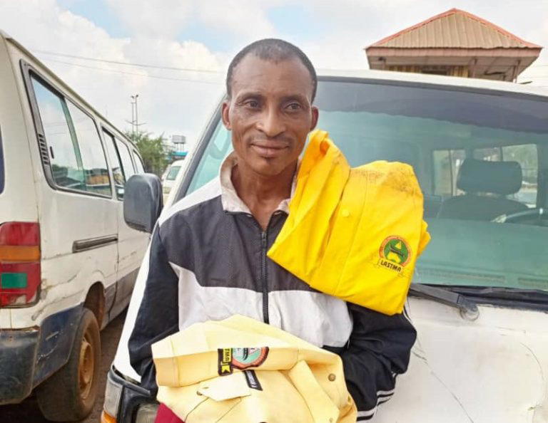 I make N750,000 monthly from motorists - Fake LASTMA officer confesses ...