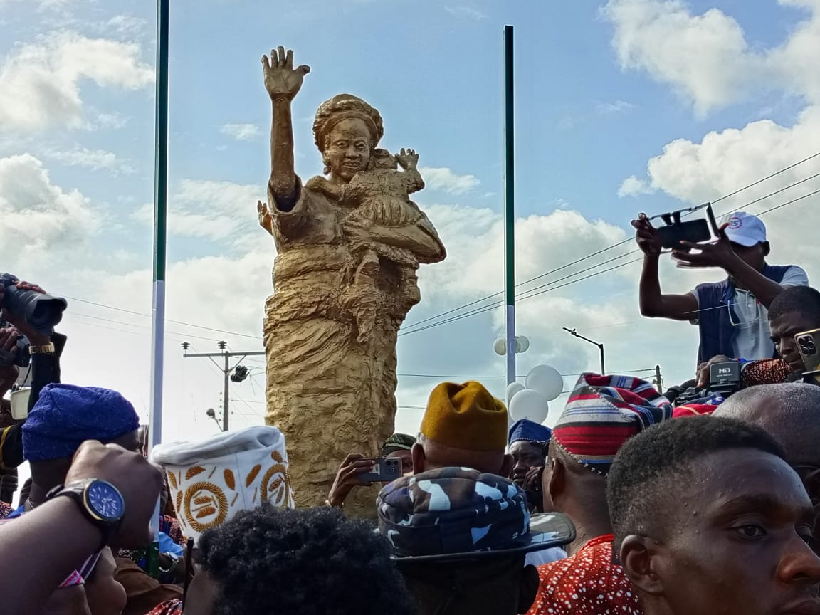 Makinde champions uniqueness of twins at World Twins Festival ...