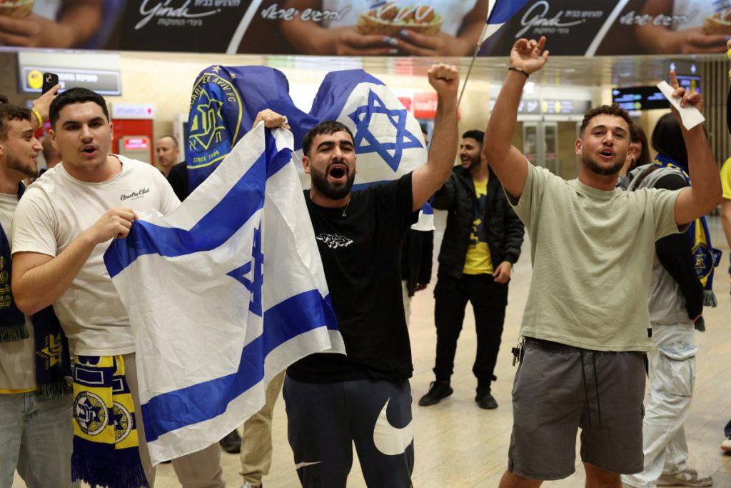 Israeli football fans back home after 'frightening' Amsterdam violence ...