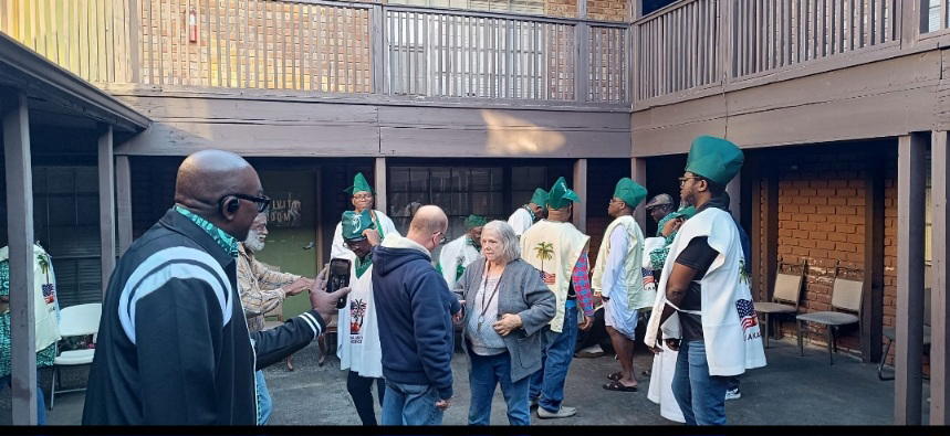Monarchs honour Kegites Club in US - Vanguard News