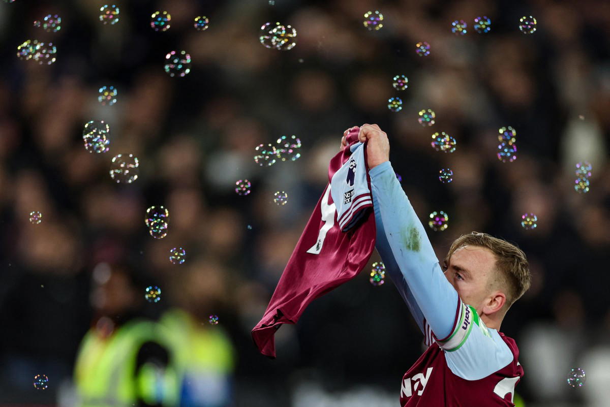 West Ham stars dedicate vital win to Antonio after horror car crash ...