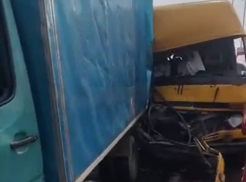 Newly wed couple, 16 others escape death in 3rd Mainland Bridge ...