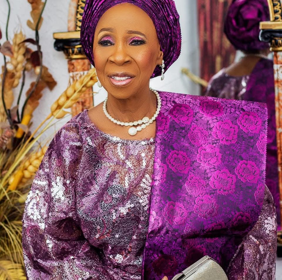 Popular socialite Adebisi Edionseri, 'Cash Madam,' dies at 89 ...