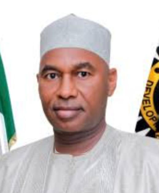 Nigerian Students pass vote of confidence on PTDF Executive Secretary ...