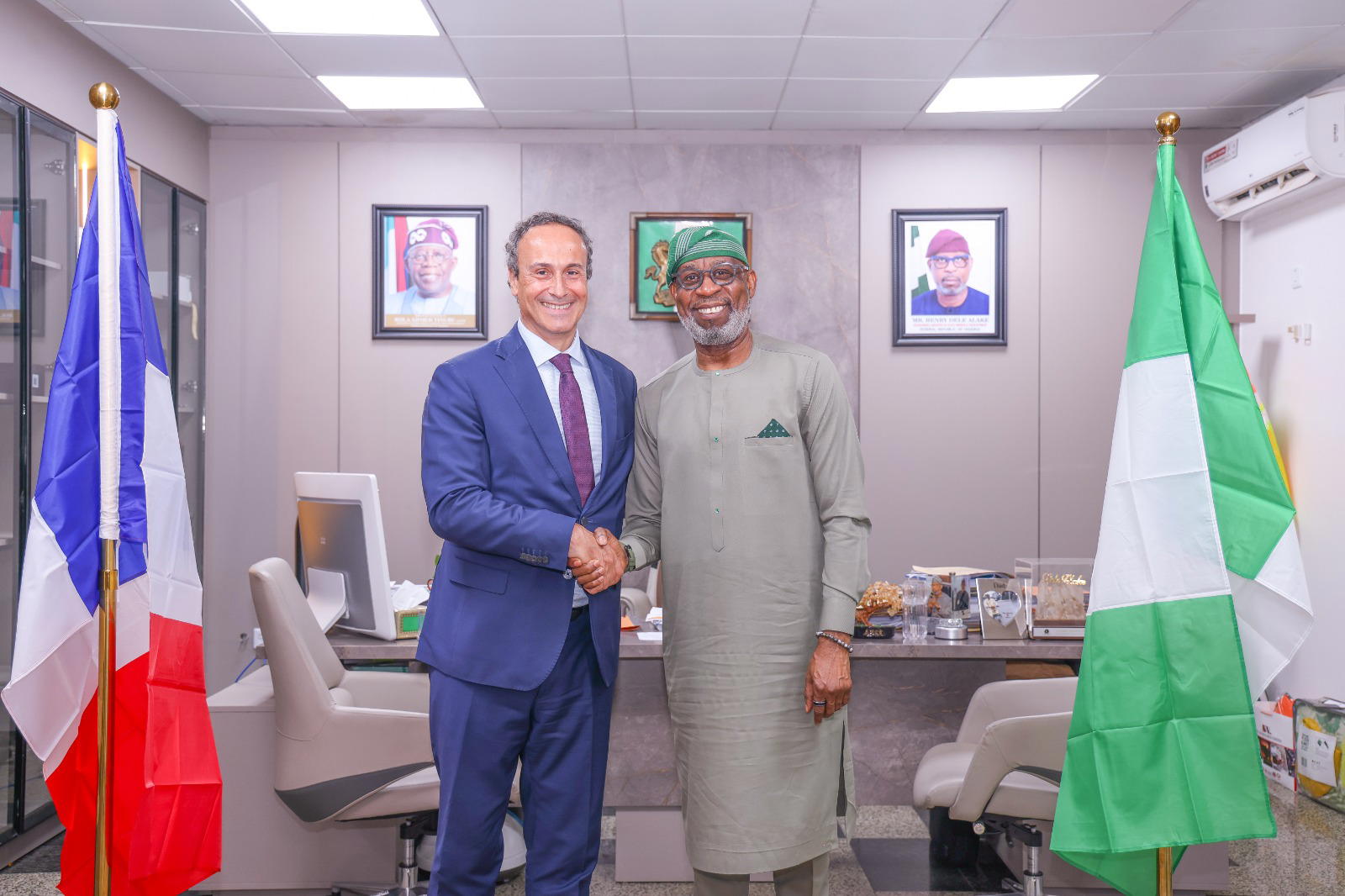 France assures Nigeria on developing solid minerals sector - Vanguard News