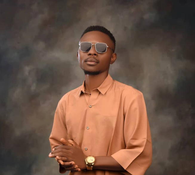From E-Money to Pete Edochie: Theo Ezenwa is the man behind the lens - Vanguard News