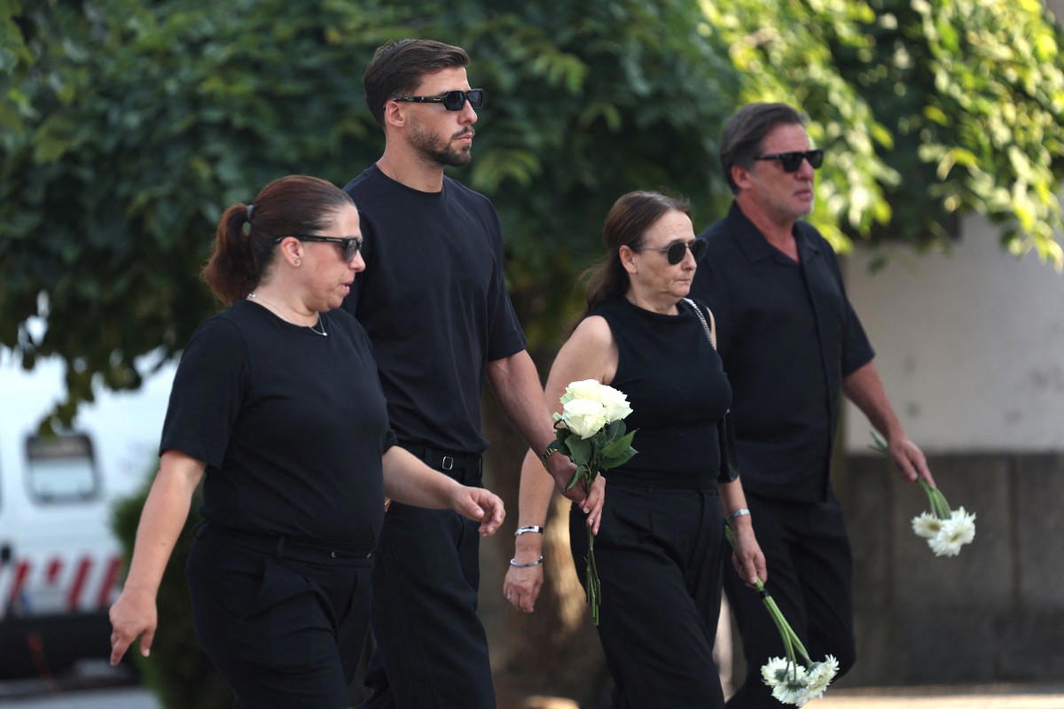 Photos: Family, football stars gather for funeral of Diogo Jota and ...