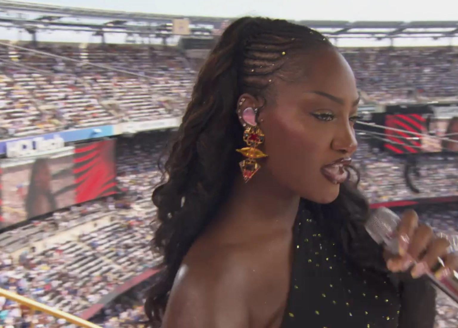 Video: Tems performs 'Love Me Jeje' at Club World Cup halftime show ...